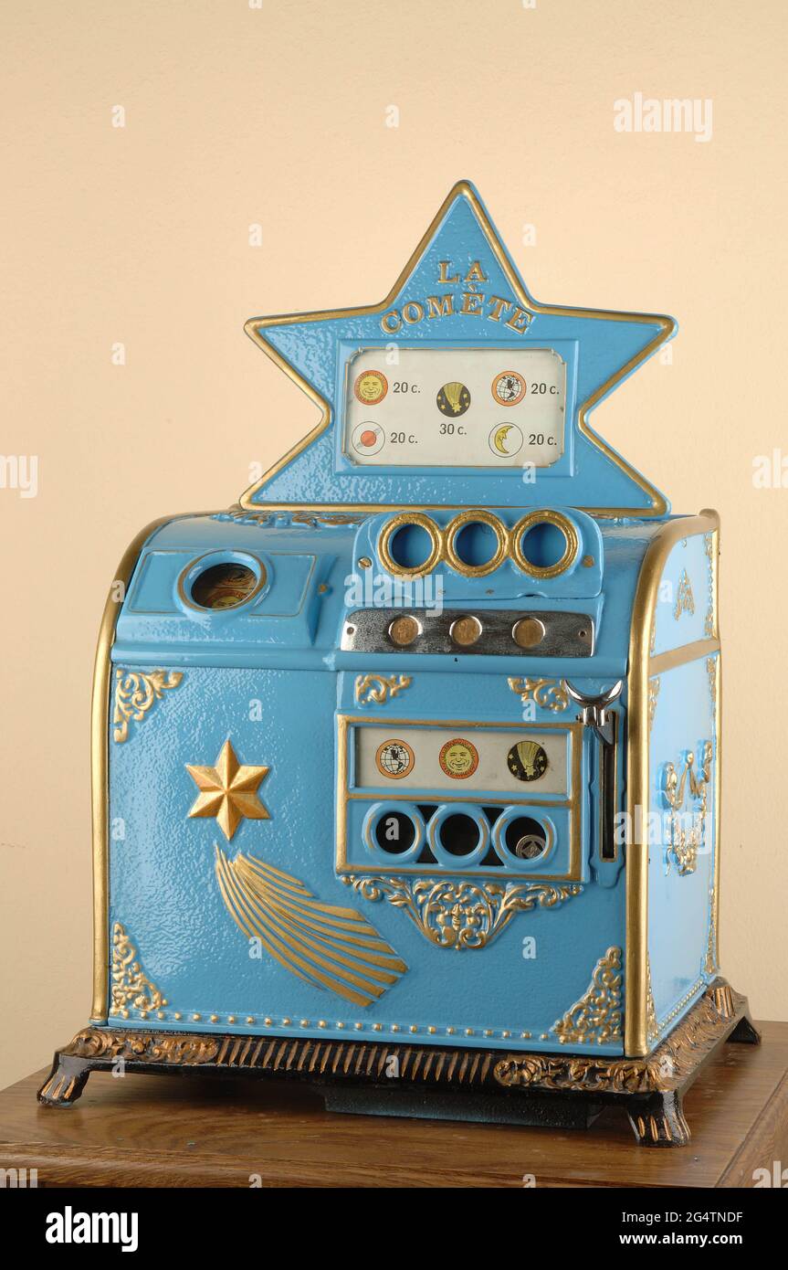 Old slot playing hi-res stock photography and images - Alamy