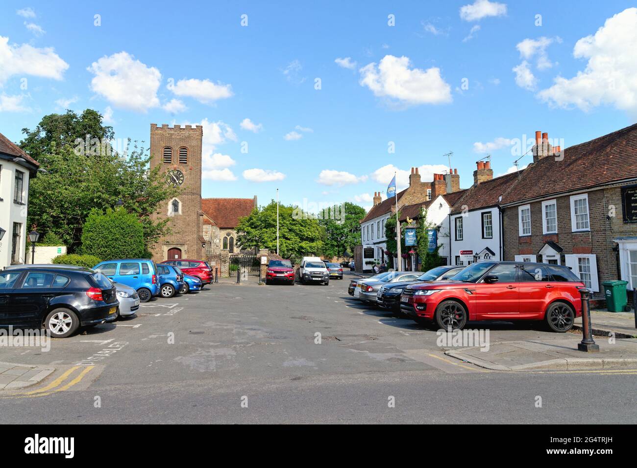 Village square england hi-res stock photography and images - Alamy