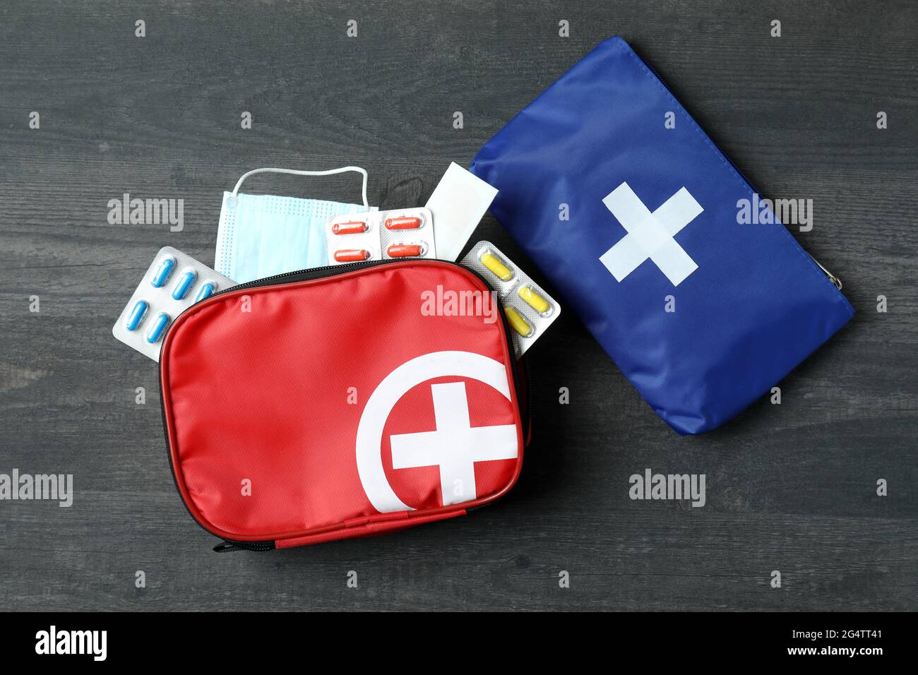Medical kits hi-res stock photography and images - Alamy