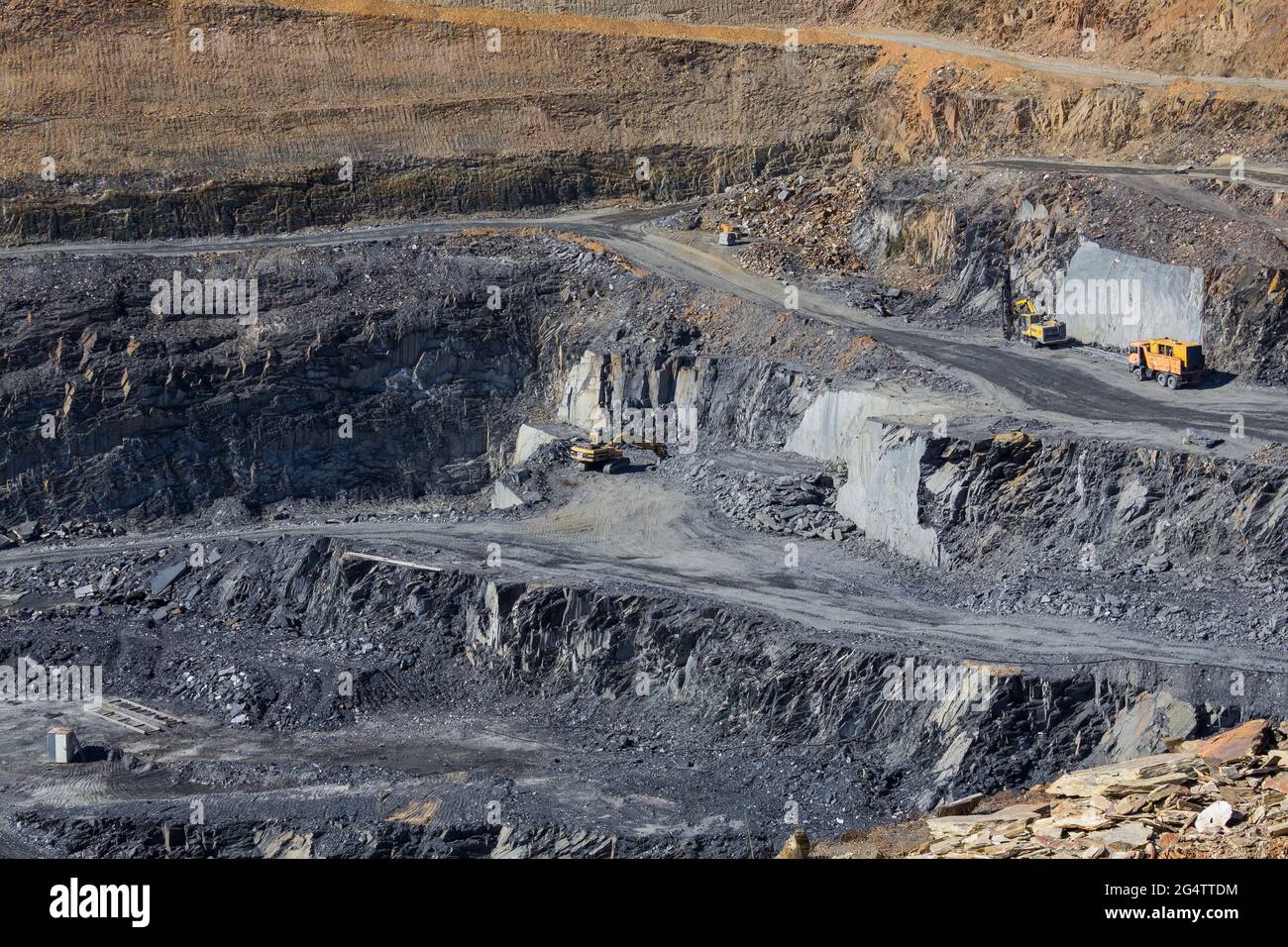 shale ore open pit mine Stock Photo - Alamy