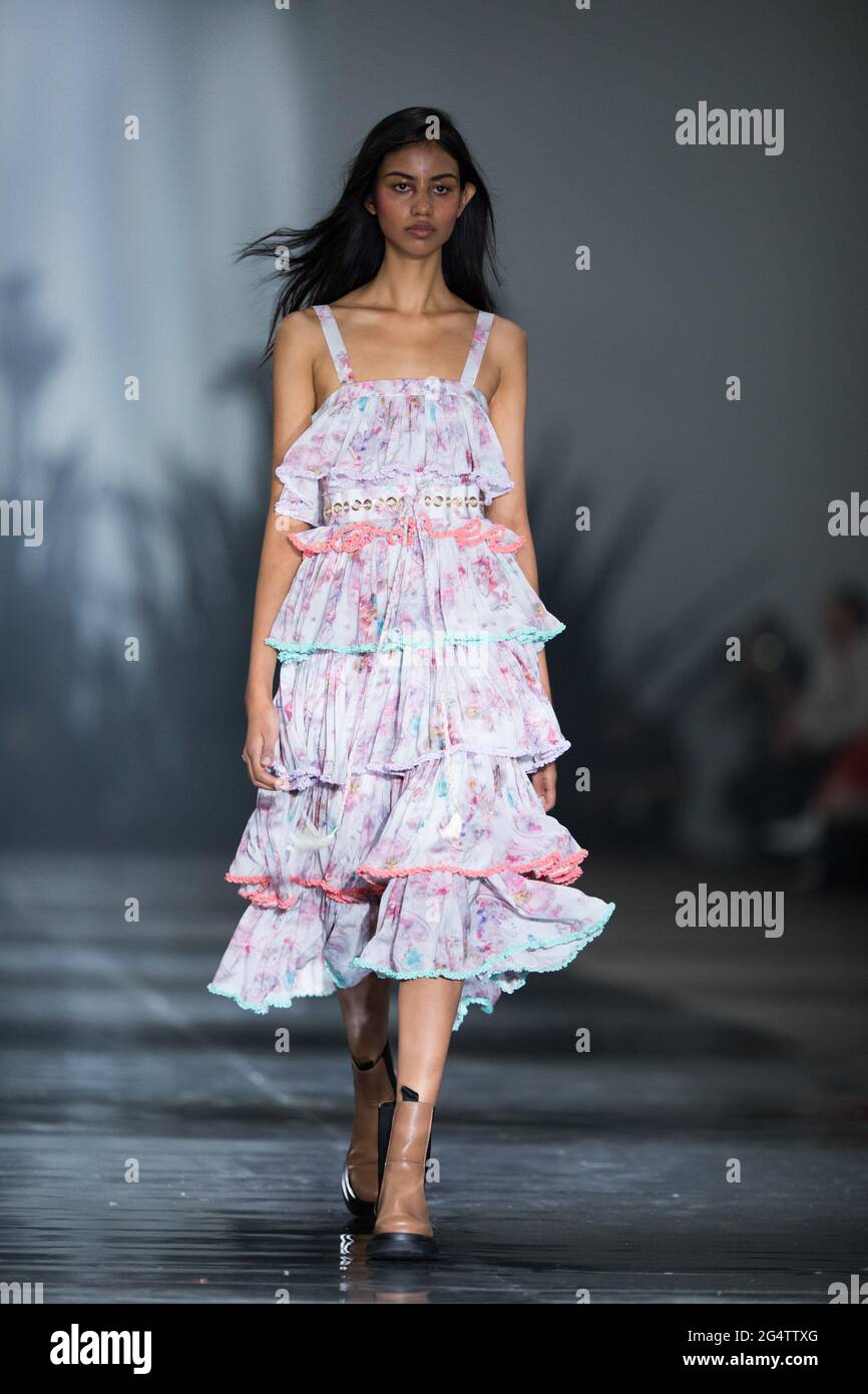 1970s fashion sydney australia hi-res stock photography and images - Alamy
