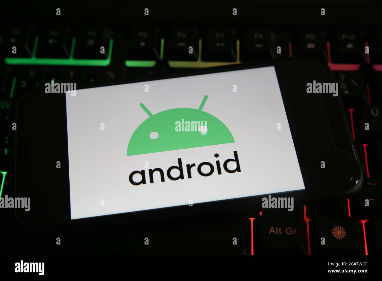 Mobile operating system hi-res stock photography and images - Alamy