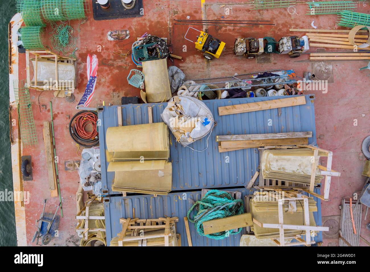 Floating cargo High Resolution Stock Photography and Images - Alamy