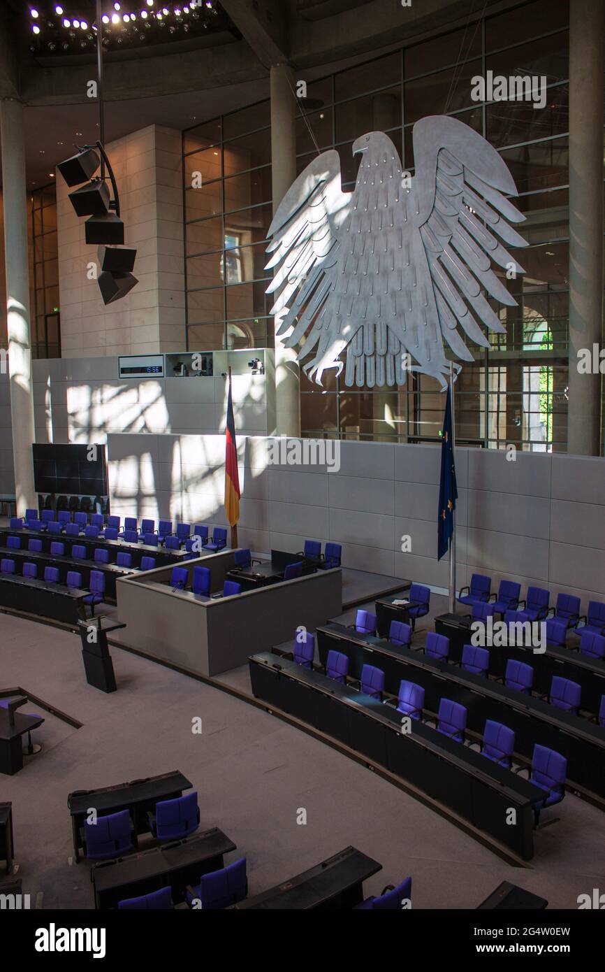 Germany berlin the reichstag seat of the german parliament hi-res stock ...