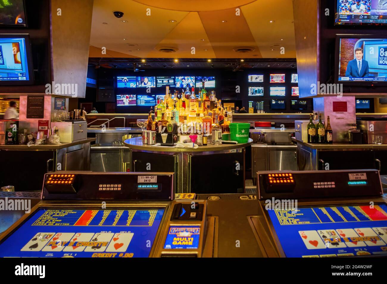 Sports bar interior united states hi-res stock photography and images ...