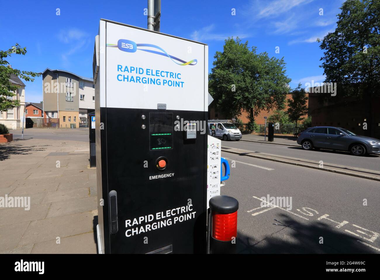 Environmentally friendly cars hi-res stock photography and images - Alamy