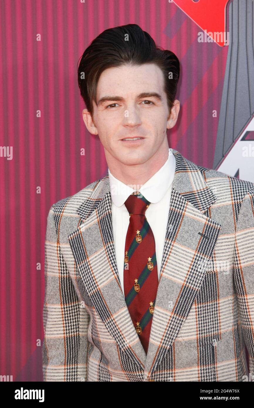 **FILE PHOTO** Drake Bell Pleads Guilty In Child Endangerment Case. LOS ...