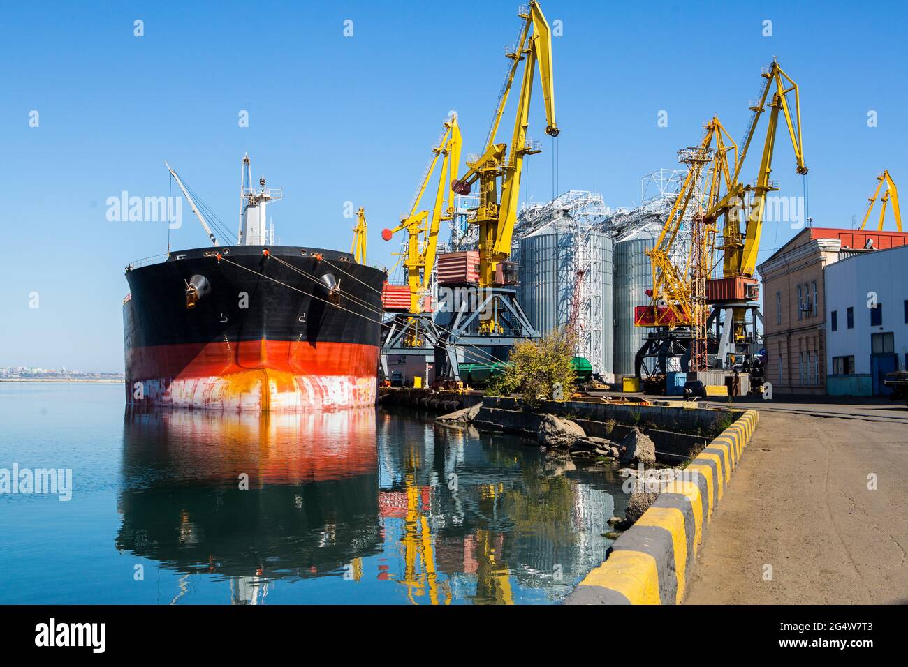 Panamax bulk carrier loaded with wheat. Ship at grain terminal. Port ...