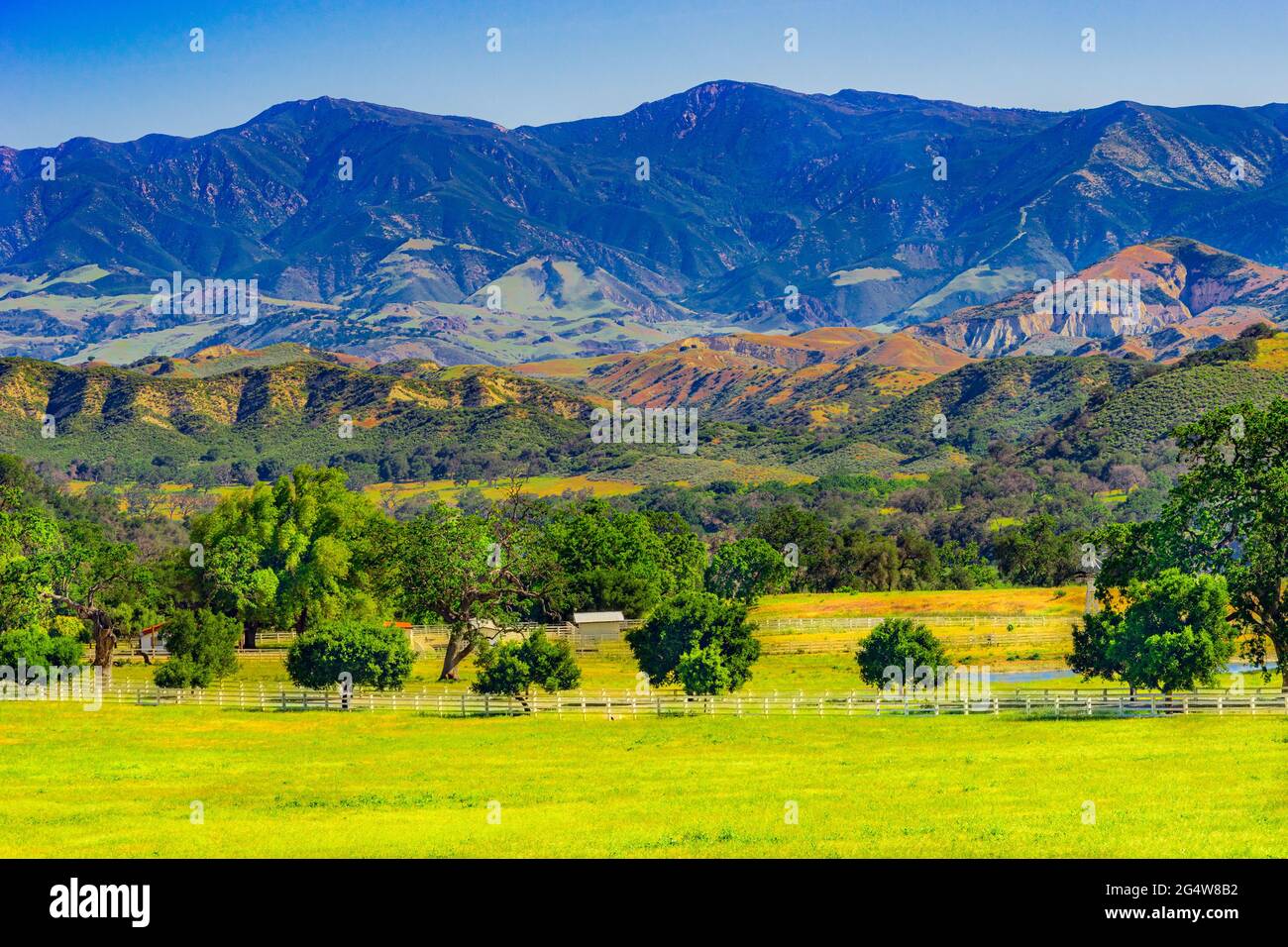 Layers of mountains hi-res stock photography and images - Alamy