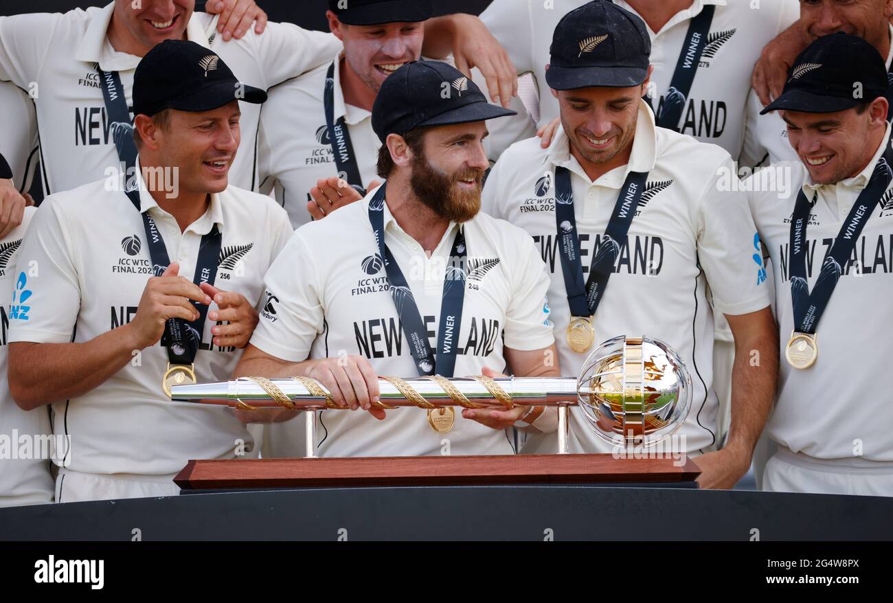 The icc test championship trophy hi-res stock photography and images ...