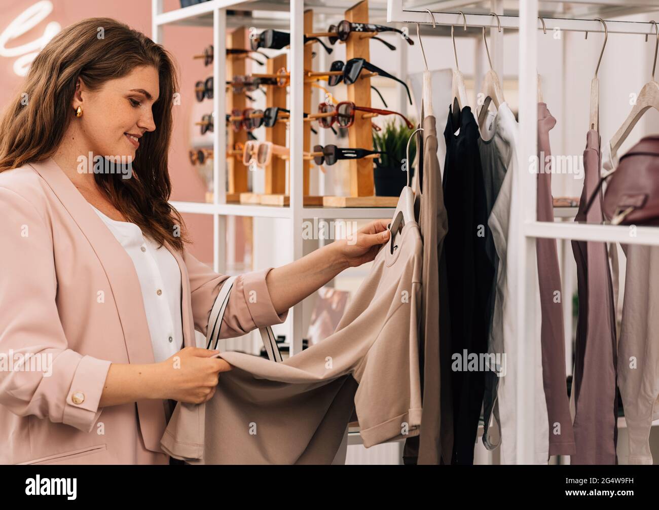 Smiling plus size hi-res stock photography and images - Alamy