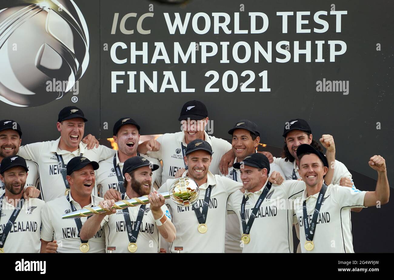 The Icc Test Championship Trophy Hi res Stock Photography And Images The Icc Test Championship Trophy Hi res Stock Photography And Images