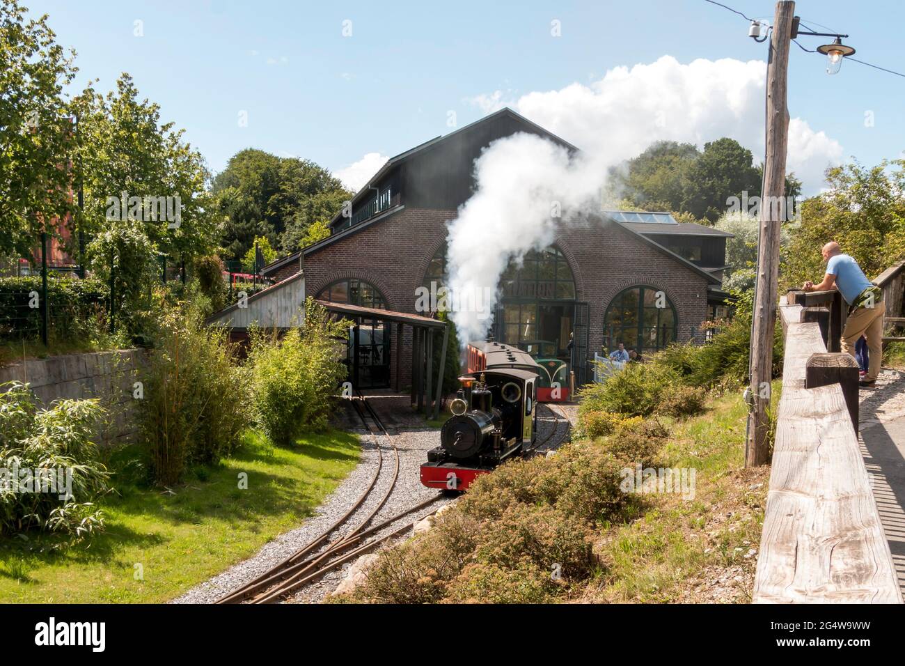 Zoo train station hi-res stock photography and images - Alamy