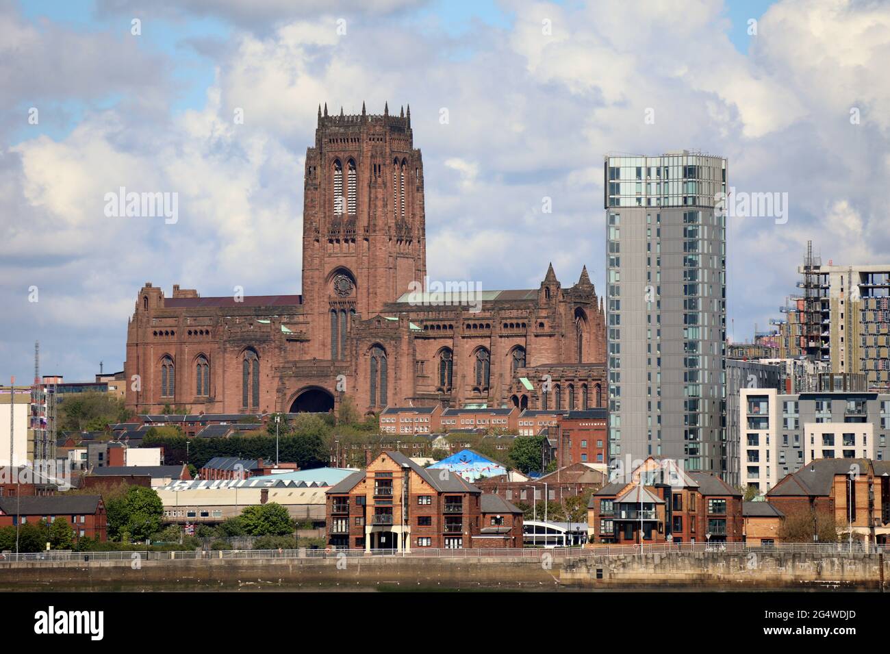 Liverpool skyline cathedral hi-res stock photography and images - Alamy
