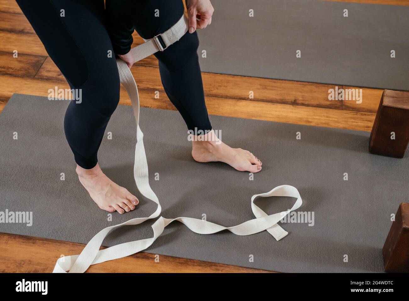 Leg rope hi-res stock photography and images - Alamy