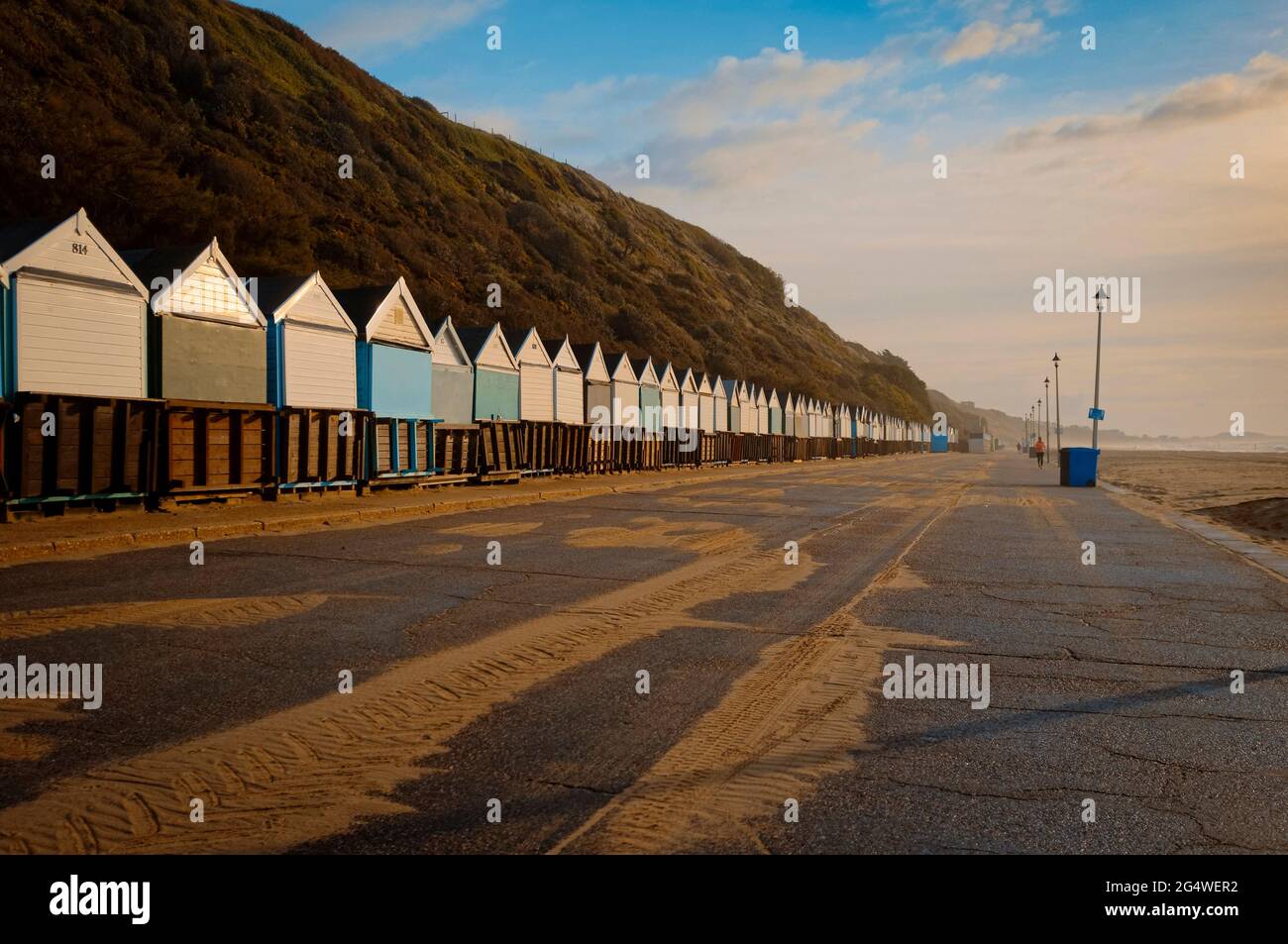 Empty huts hi-res stock photography and images - Alamy