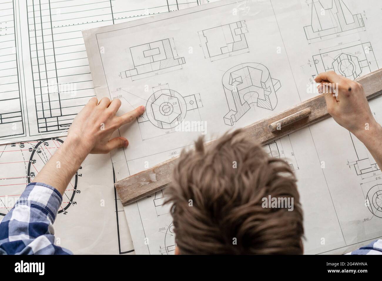 overhead view of graphic designer draw a graph Stock Photo - Alamy