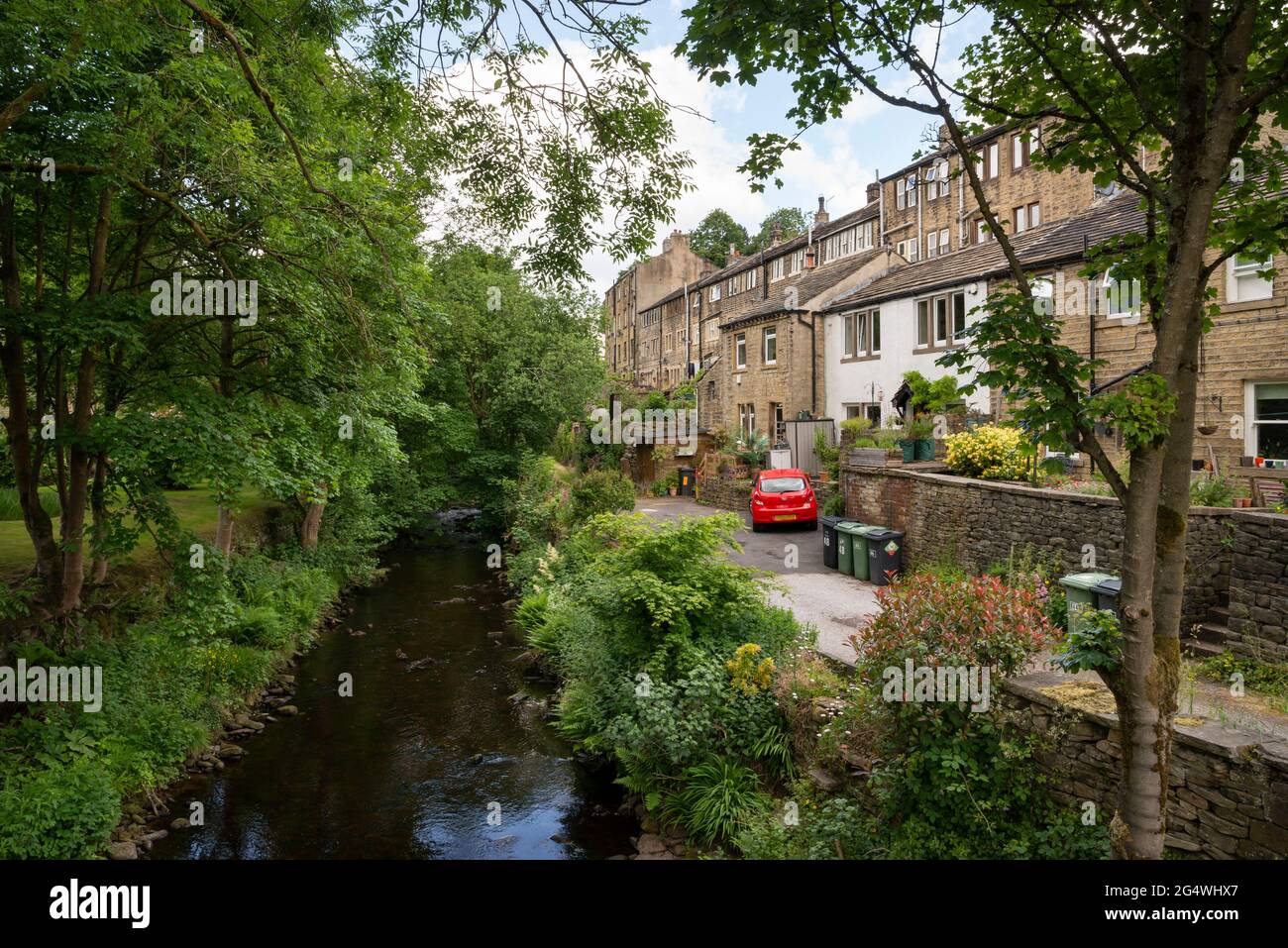 Hinchliffe Mill near Holmfirth, West Yorkshire. Old stone cottages ...