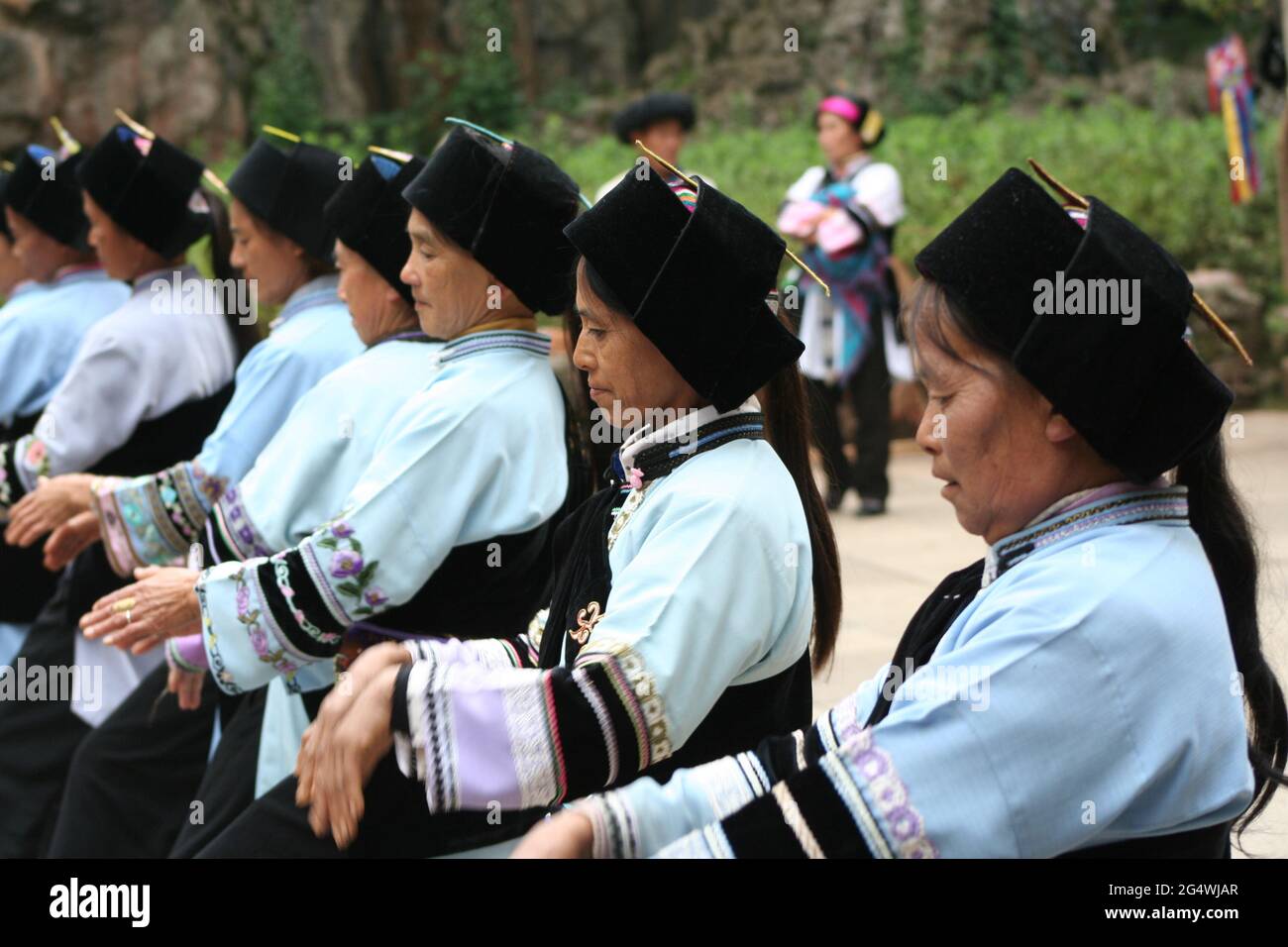 People from the Yi tribe perform for visitors at Stone Forest (Shilin ...