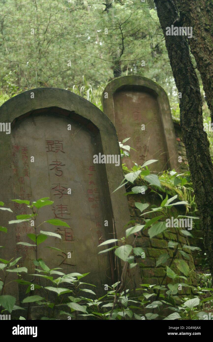 Chinese gravestones hi-res stock photography and images - Alamy