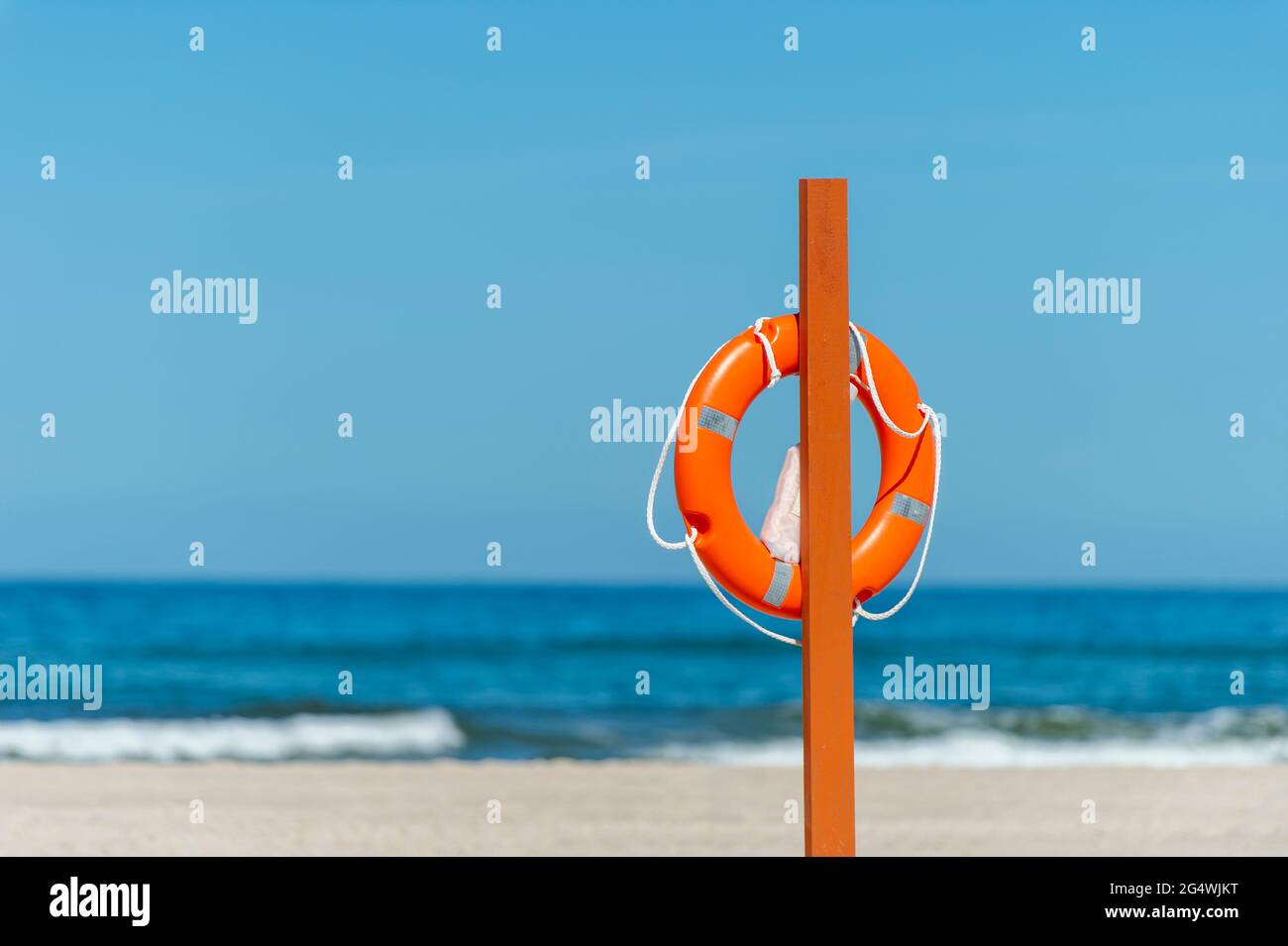 Life preserver on sandy hi-res stock photography and images - Alamy