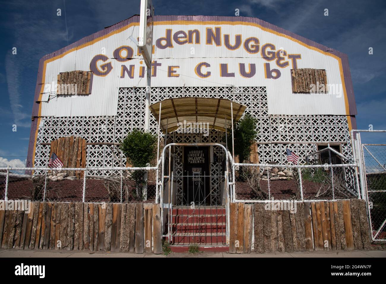 The golden screen hi-res stock photography and images - Alamy