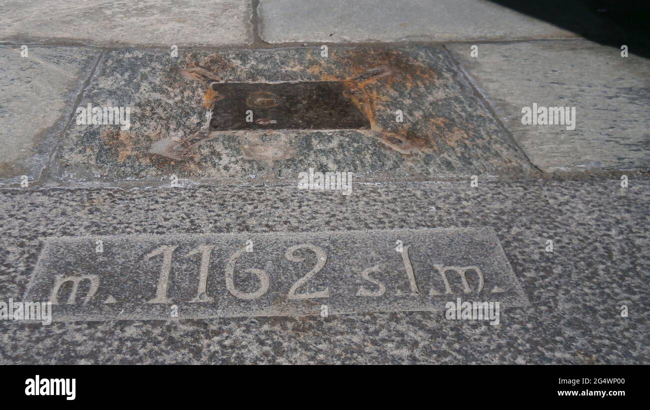 Meters above sea level sign hi-res stock photography and images - Alamy