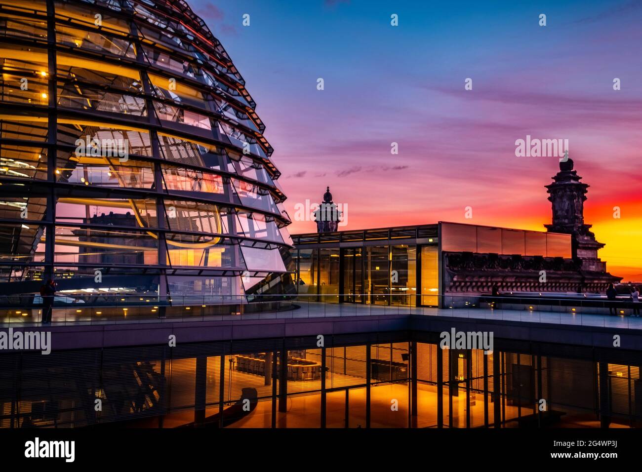 Dome roof terrace reichstag building hi-res stock photography and images - Alamy