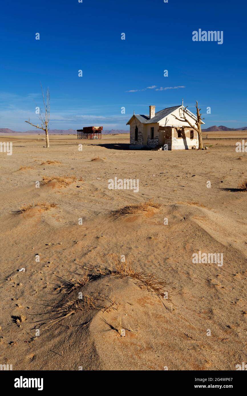 Sperrgebiet National Park: abandoned railway station "Garub" in Namib ...