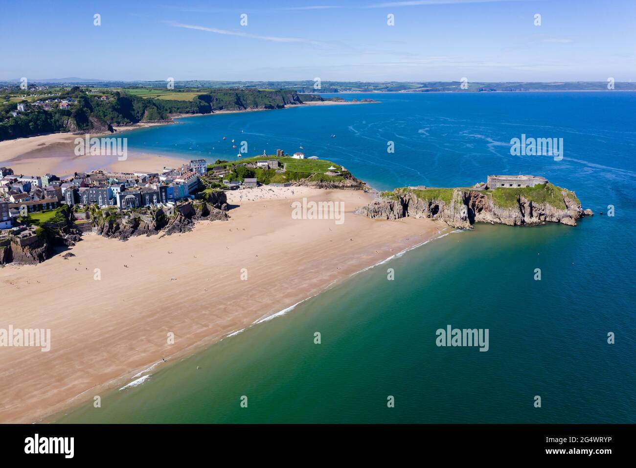 Aerial view of the picturesque Welsh seaside town of Tenby ...
