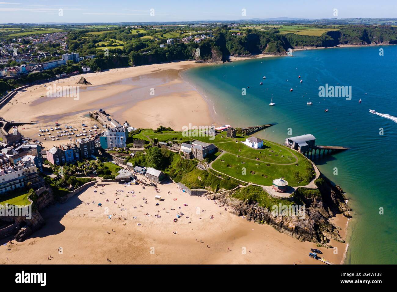 Aerial view of the picturesque Welsh seaside town of Tenby ...