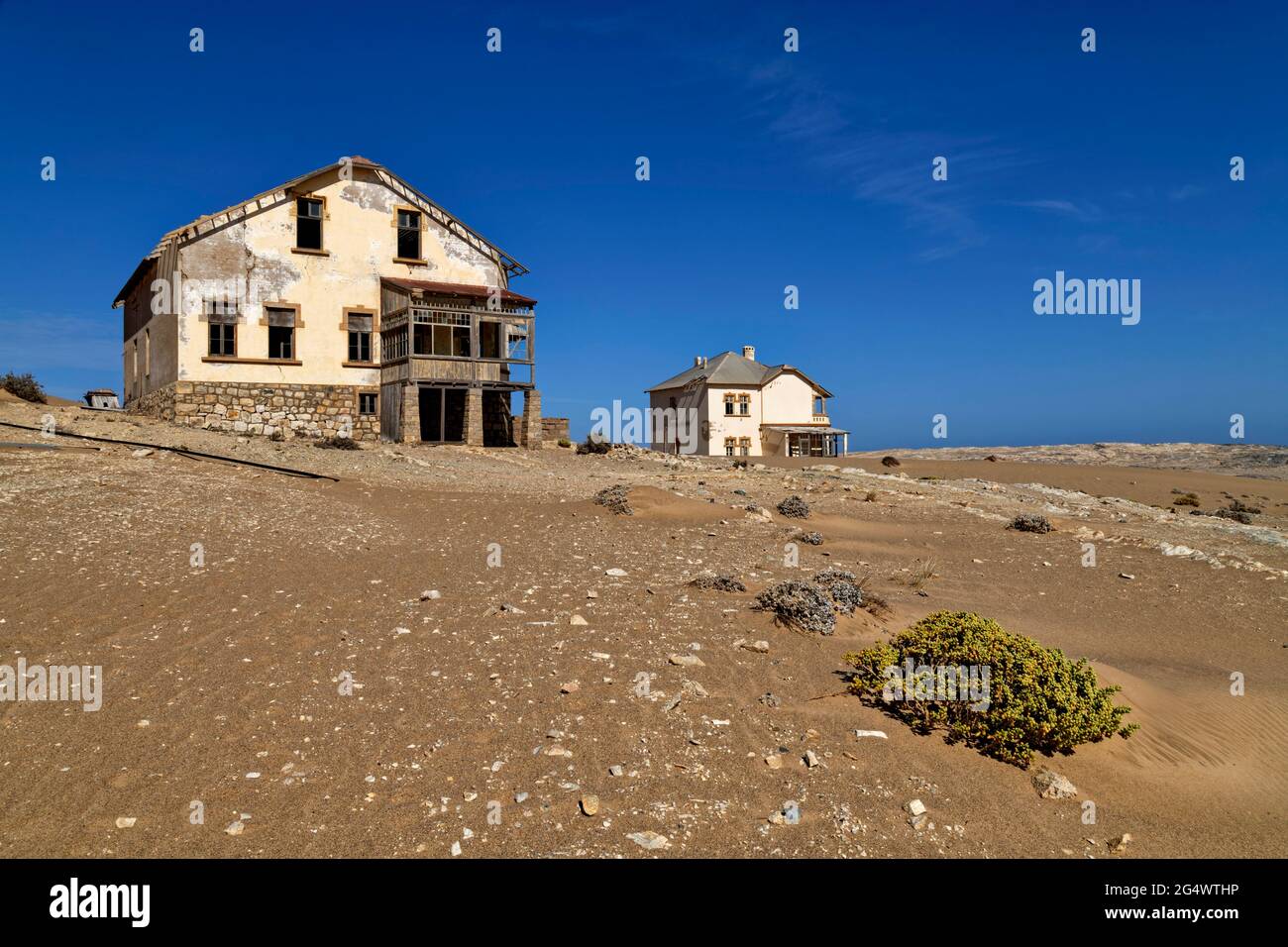 Ghost town Kolmanskop in Namib desert near Lüderitz: houses in former ...