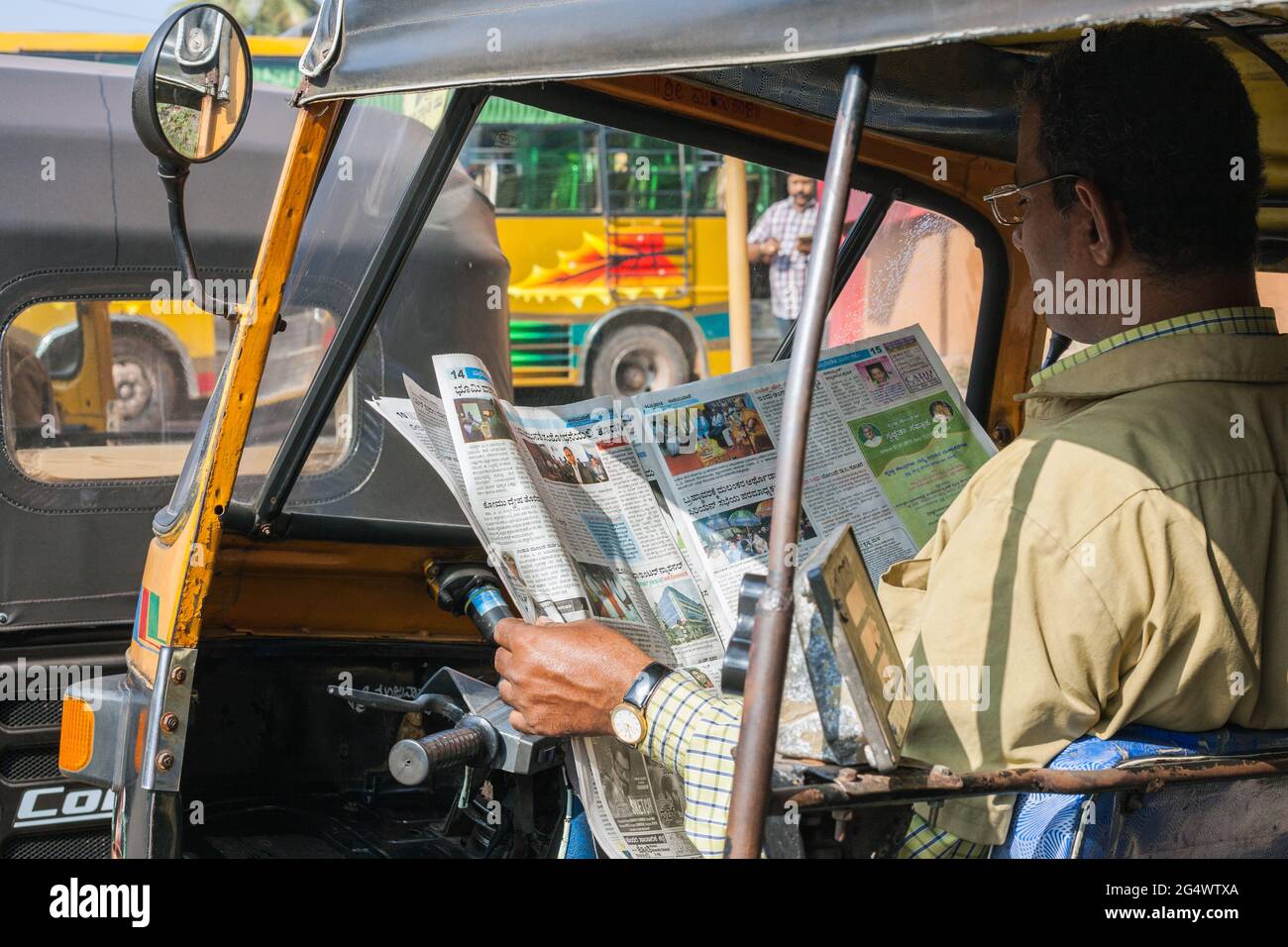 Driver uniform india hi-res stock photography and images - Alamy