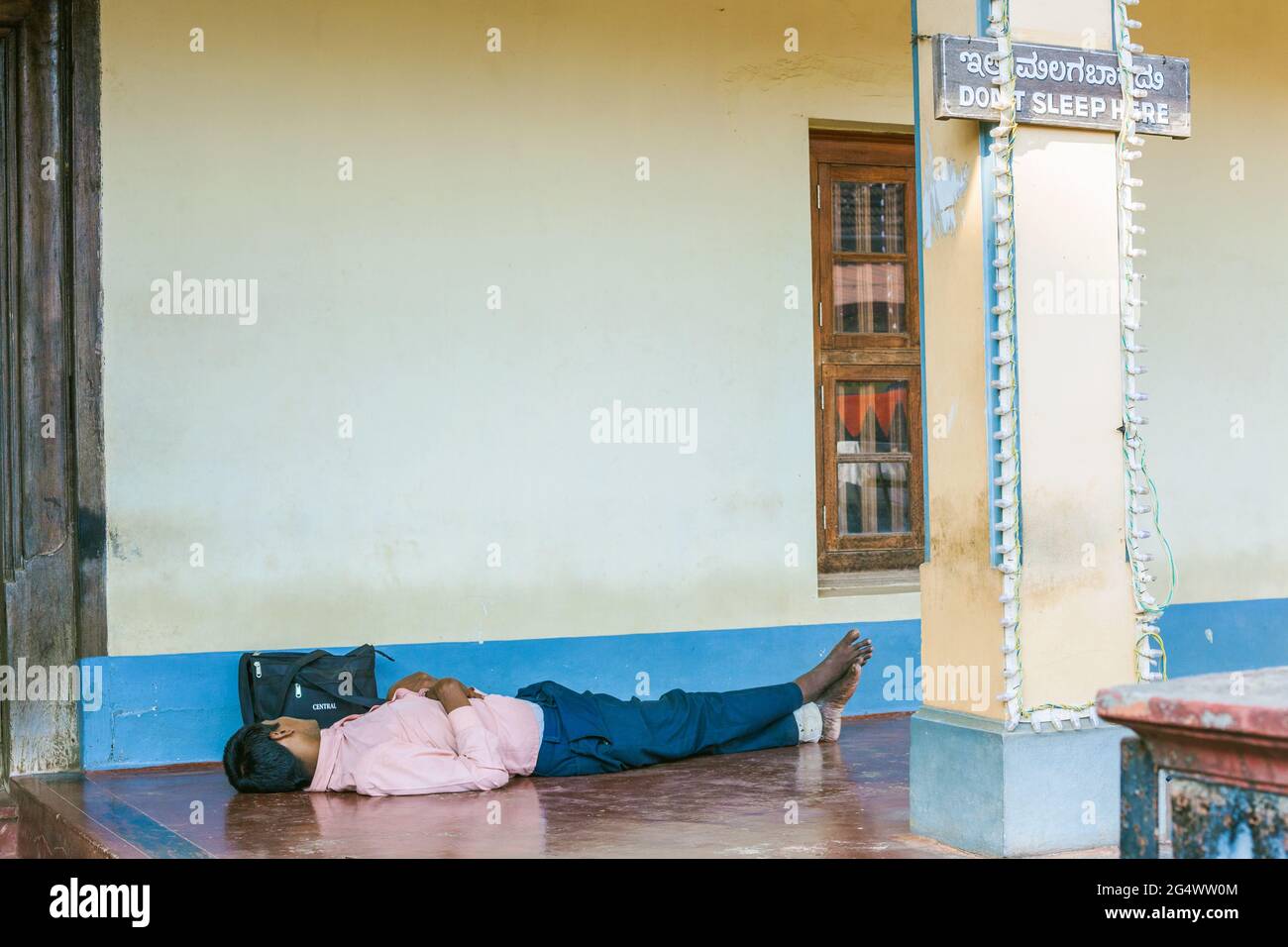 Sleeping indian hi-res stock photography and images - Alamy