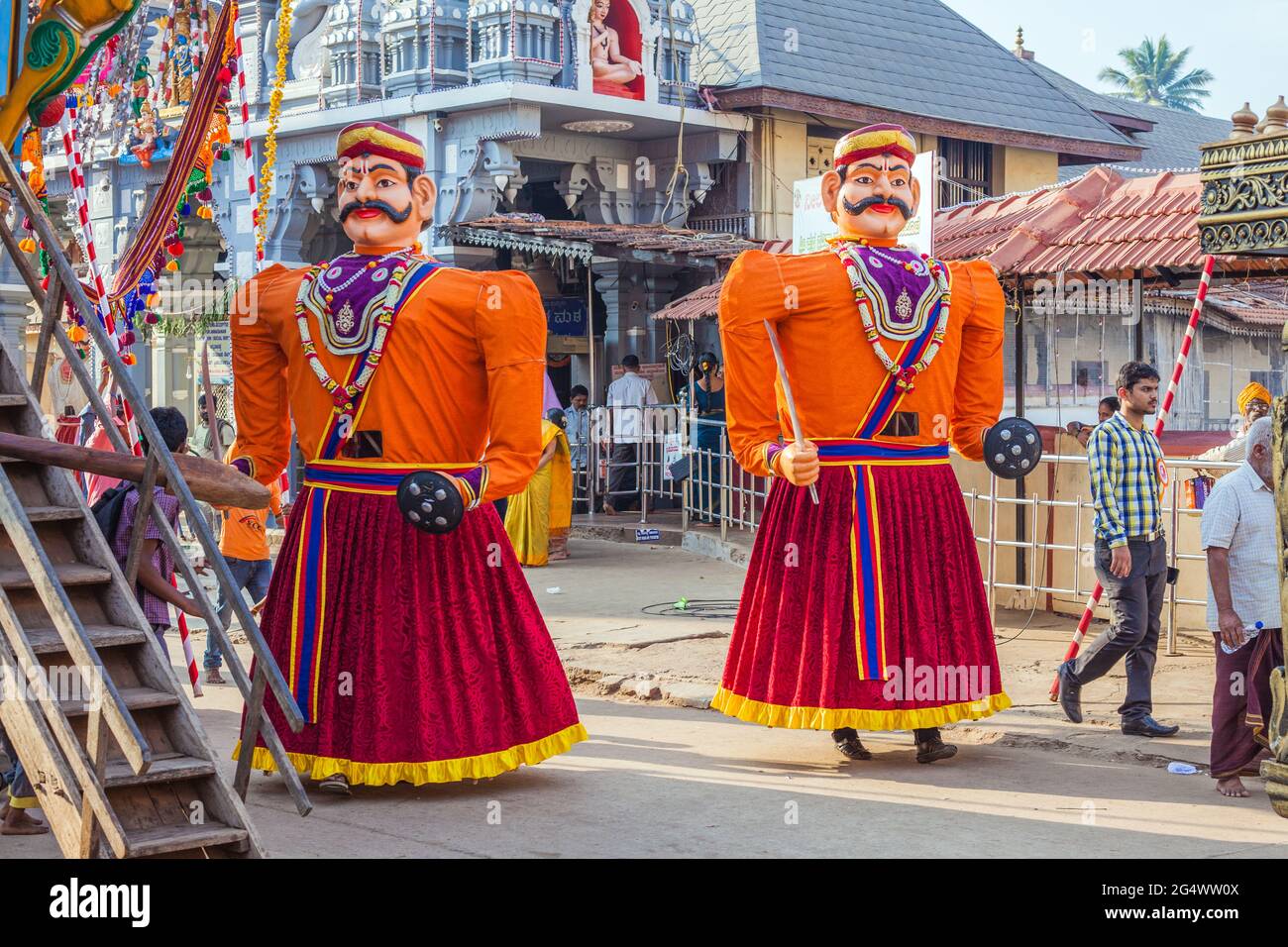 Large mechanical ancient religious figures moving outside Sri Krishna ...