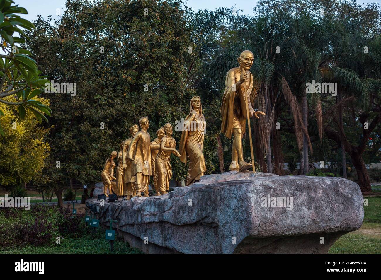 Mahatma gandhi dandi march hi-res stock photography and images - Alamy