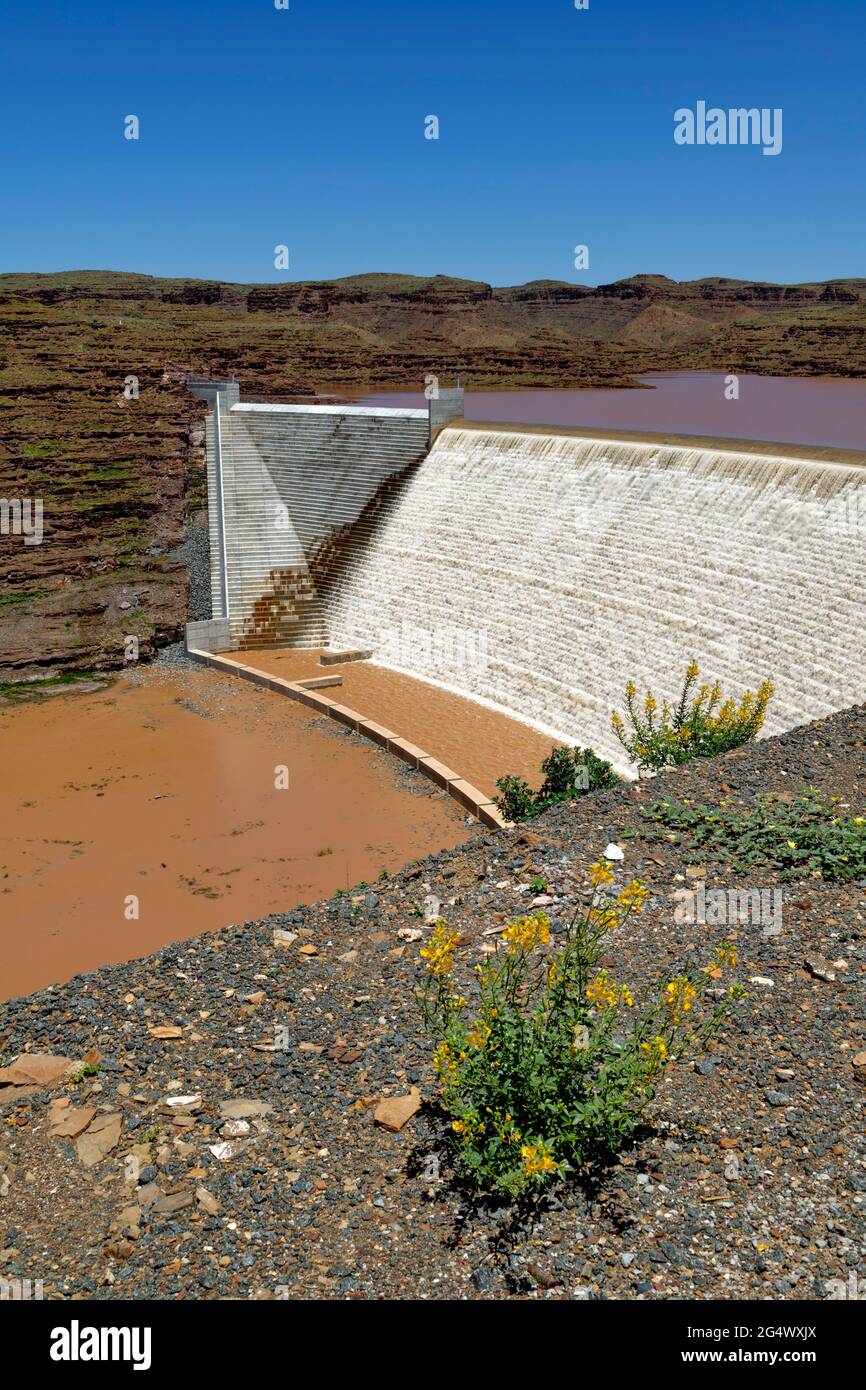 Neckartal-Dam west of Keetmanshoop: Fish River, water running over the ...
