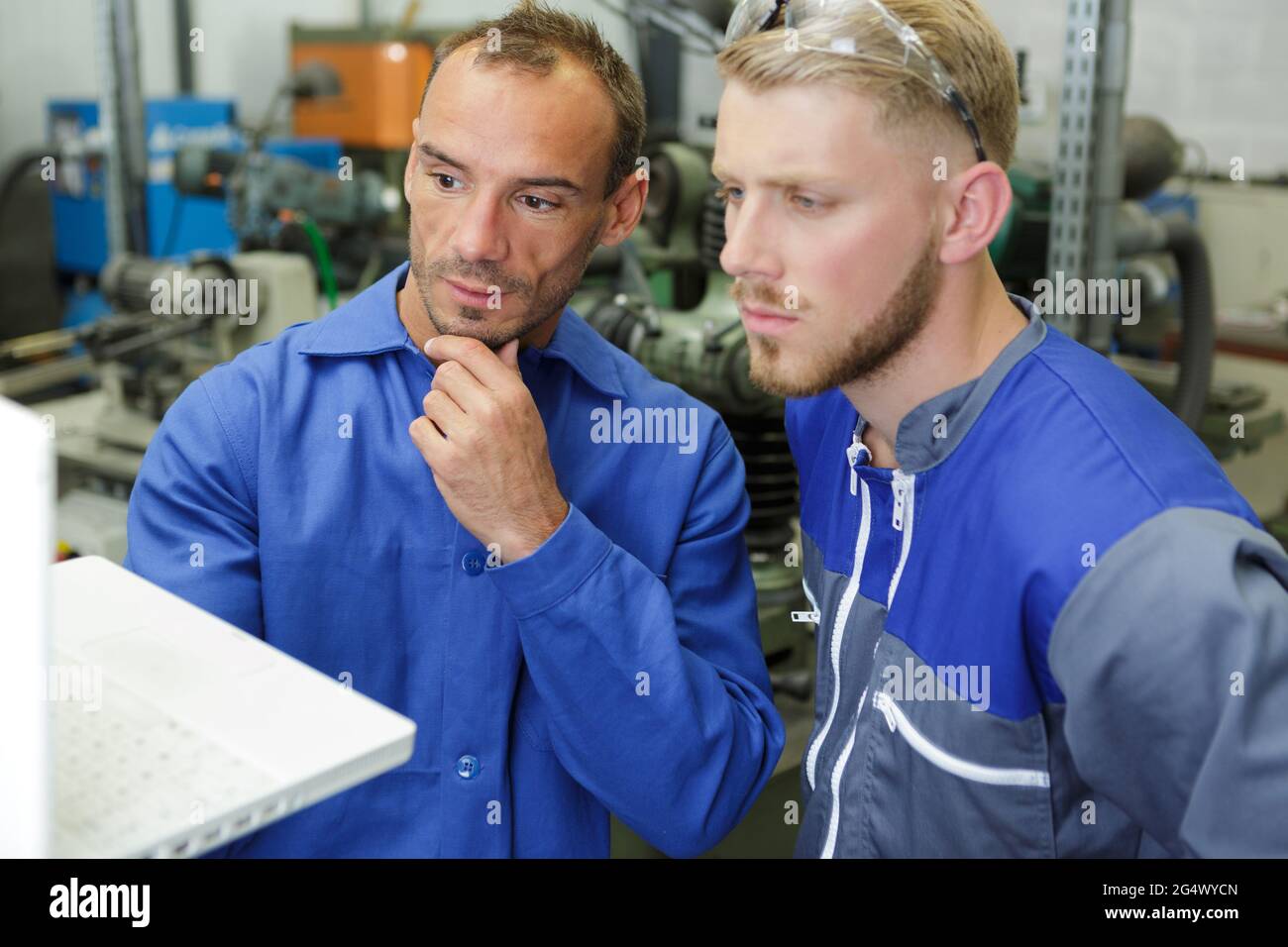 Damage mechanics hi-res stock photography and images - Alamy