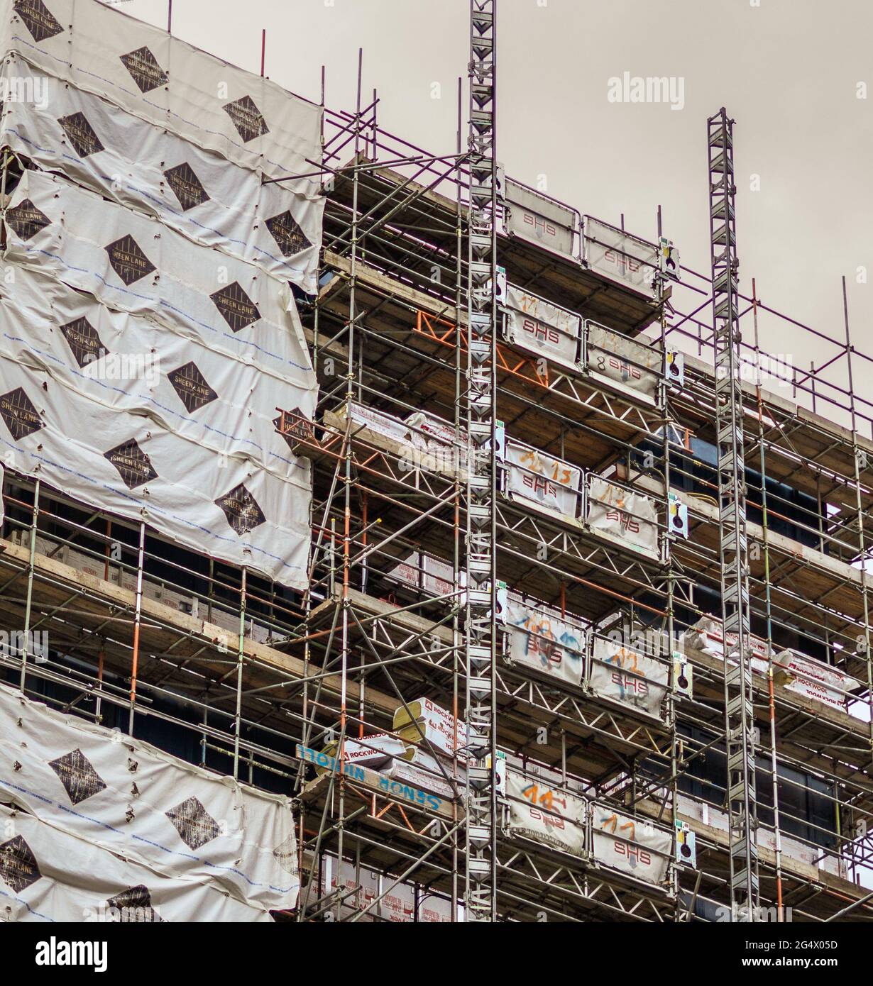 Scaffolding rods hi-res stock photography and images - Alamy