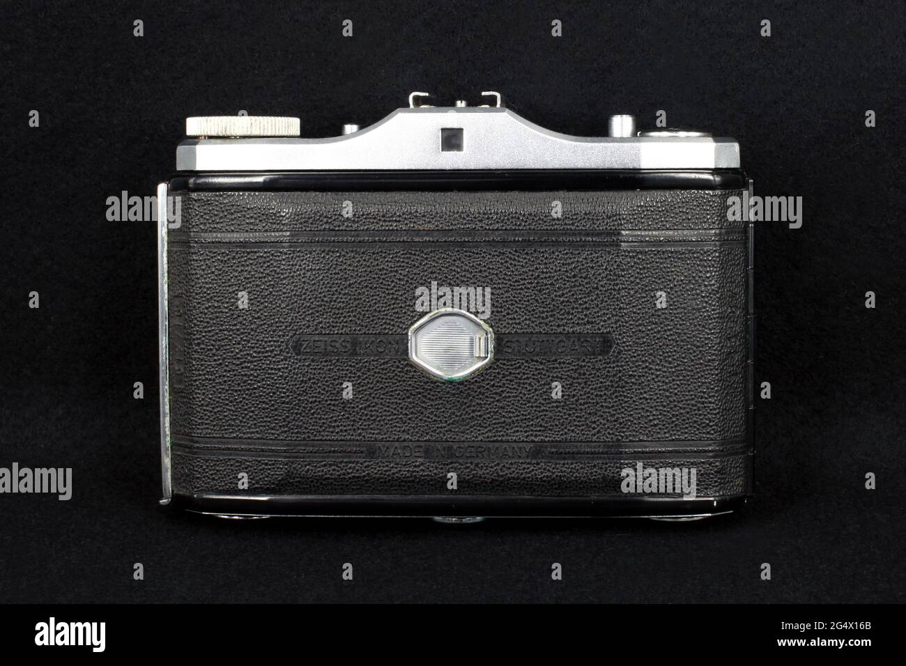 Zeiss Ikon Nettar camera with Novar Anastigmat 75mm f4.5 lens Stock ...
