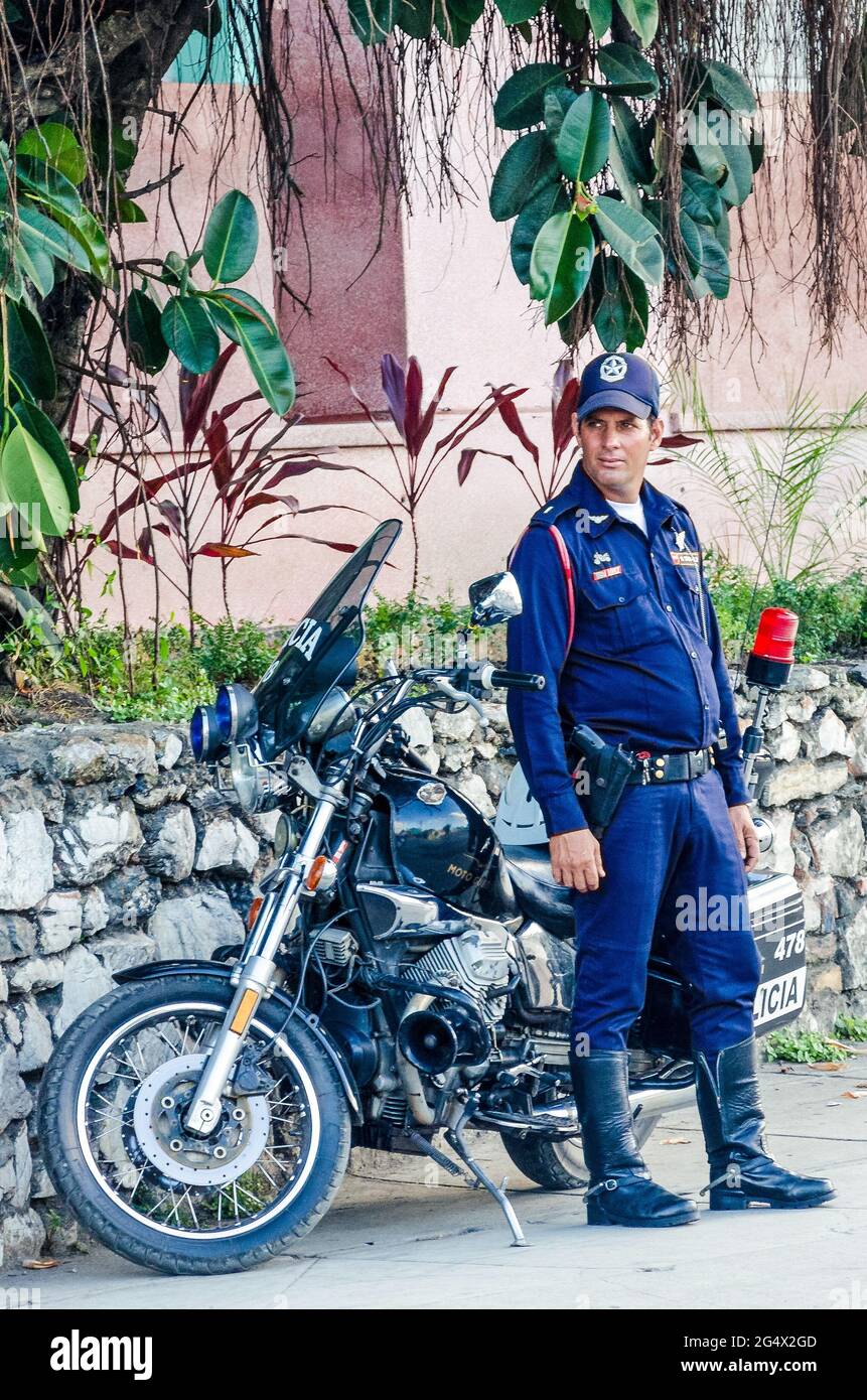 Cuban traffic police hi-res stock photography and images - Alamy