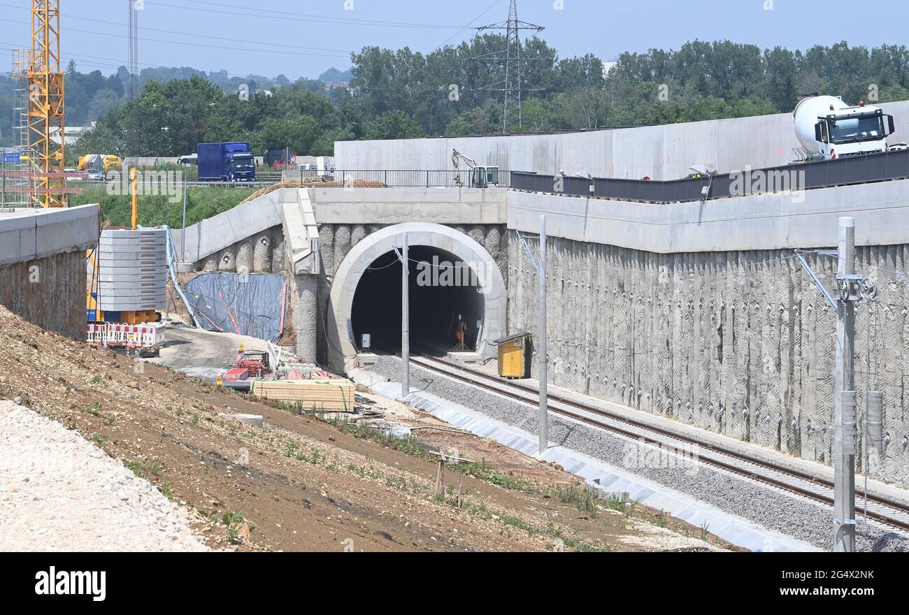Wendlingen, Germany. 09th June, 2021. Track construction work is ...
