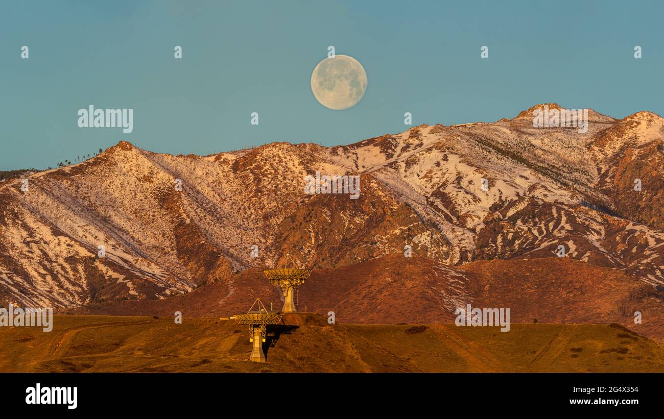 Panorama of Full "Worm" Moon setting over the NOAA Table Mountain Test ...