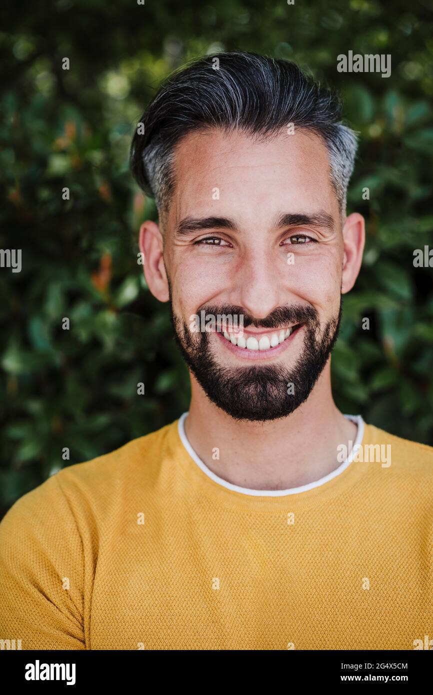 Bearded man in grey hi-res stock photography and images - Alamy