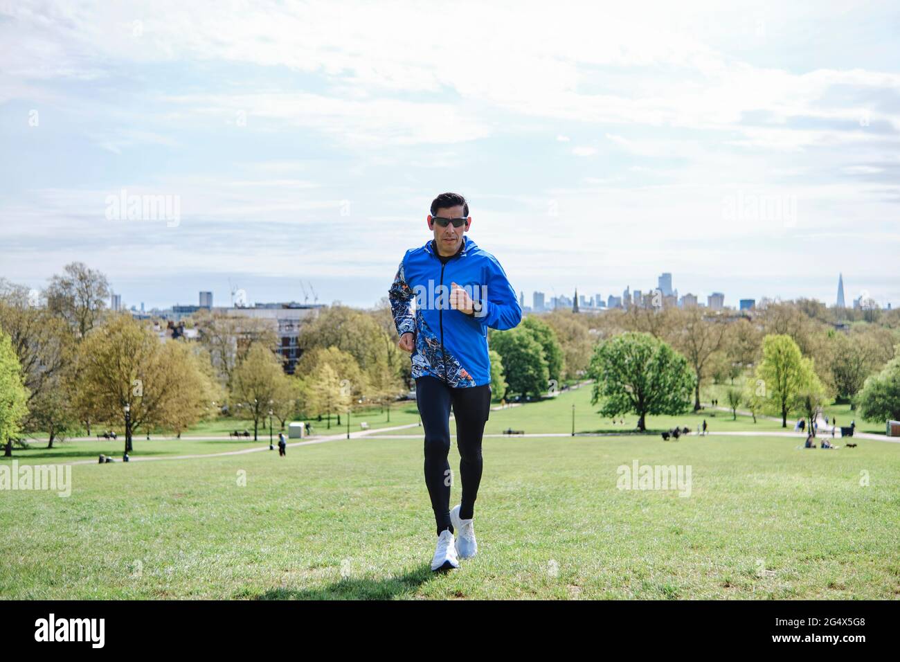 Public running hi-res stock photography and images - Alamy