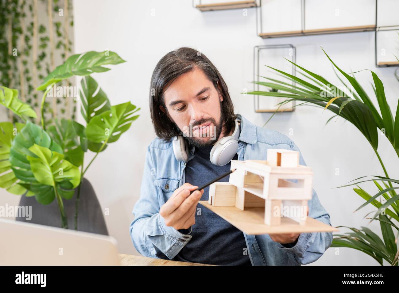 Call house hi-res stock photography and images - Alamy