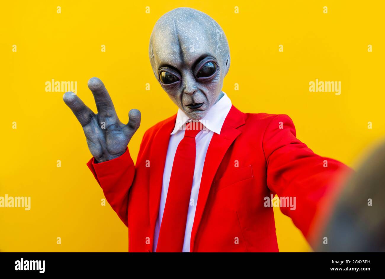 Alien costume hi-res stock photography and images - Alamy