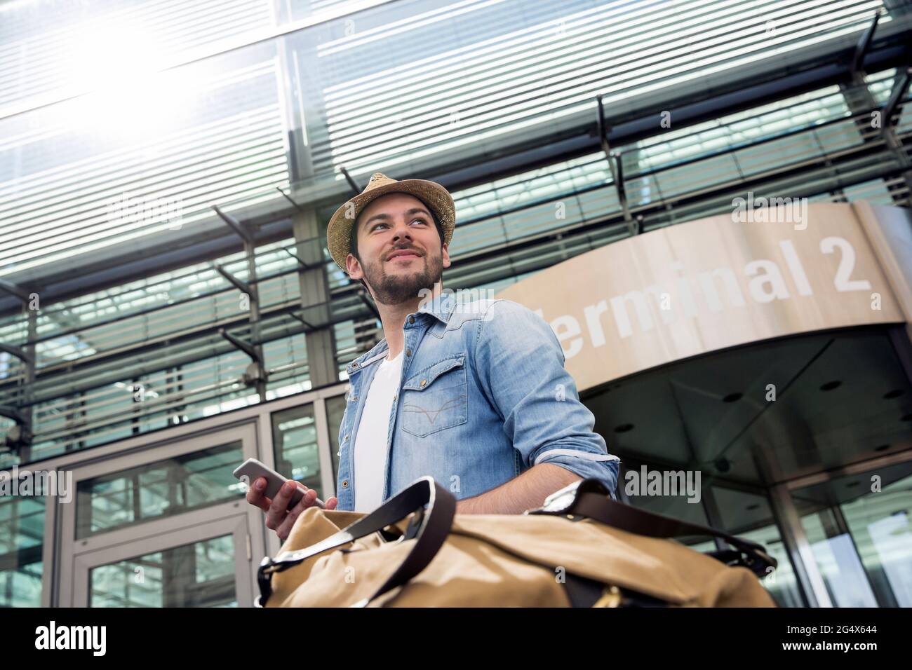 Airport arriving from hi-res stock photography and images - Alamy