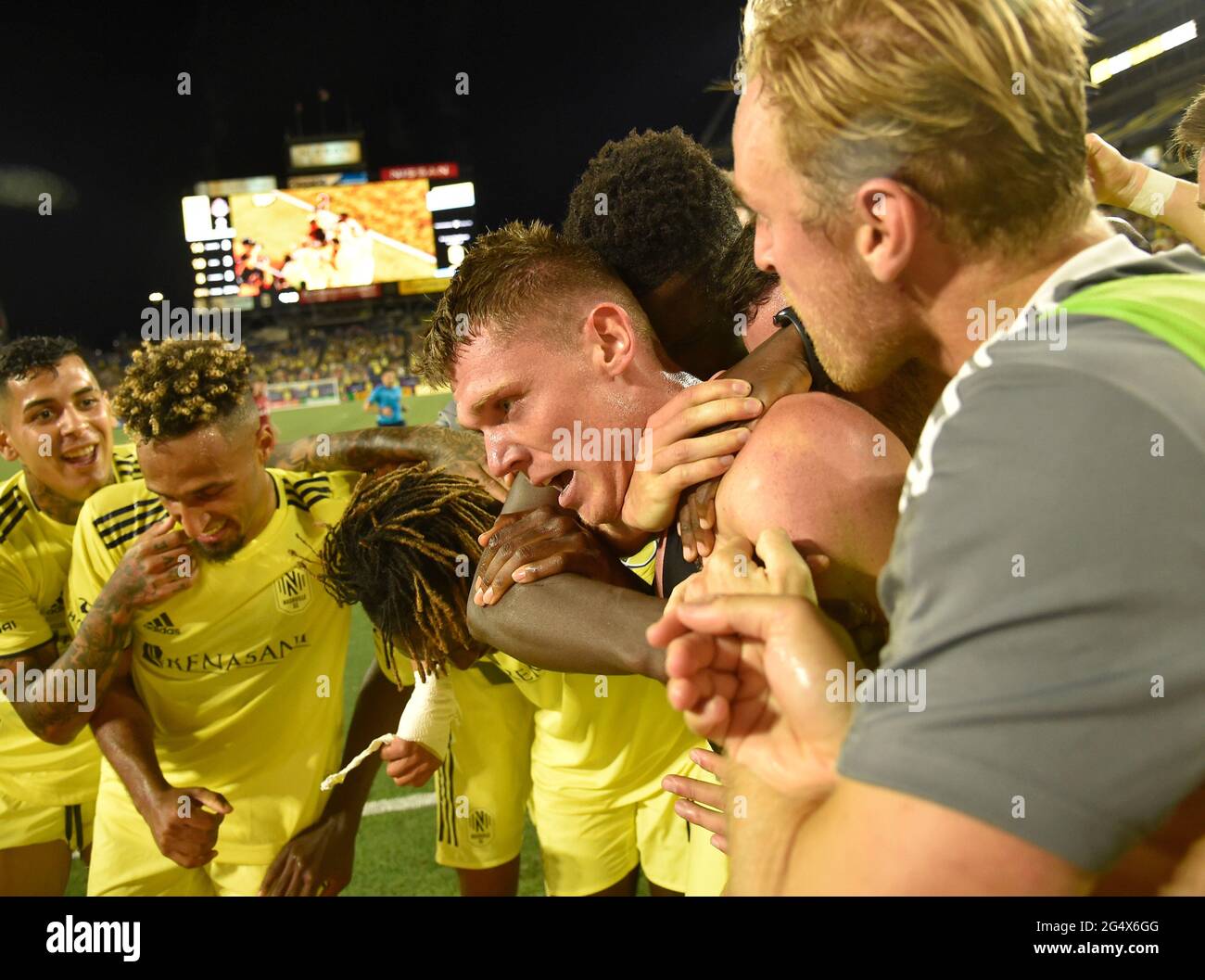 Nissan stadium score hi-res stock photography and images - Alamy