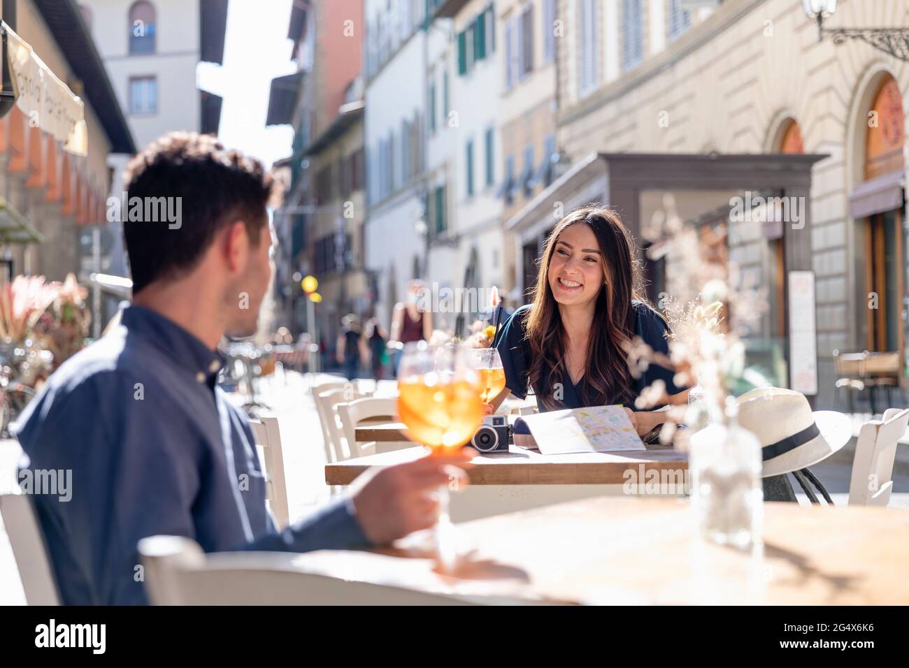 Talking tourism hi-res stock photography and images - Alamy